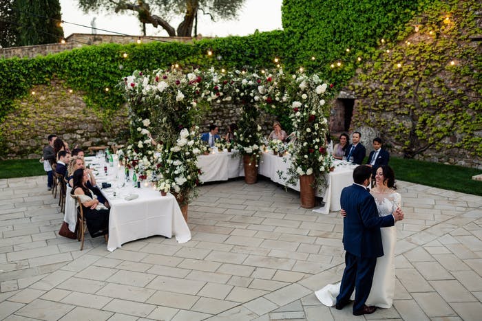 10 Party & Wedding Table Ideas That Totally Transformed These Events ...