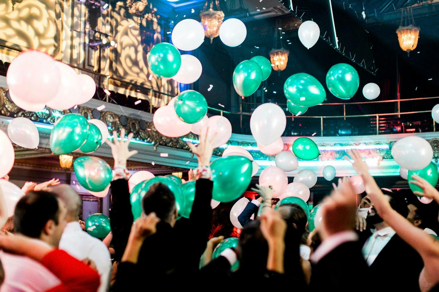 5 Steps for Hosting the Perfect After-the-Wedding Party - PartySlate