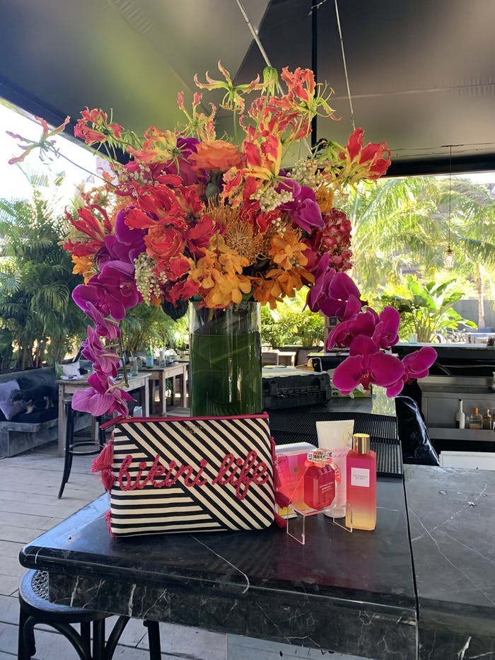 10 Tropical-Theme Party Ideas for a Celebration in Paradise - PartySlate