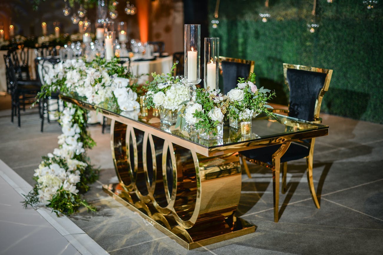 7 Gold Wedding Centerpiece Ideas that Gleam & Glisten - PartySlate