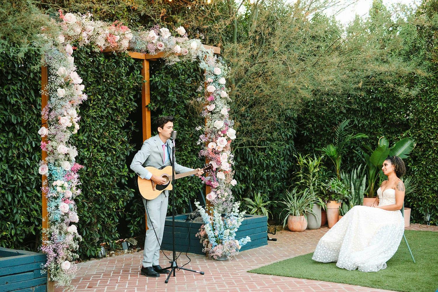 What is a Micro Wedding — and Why They're Here to Stay - PartySlate