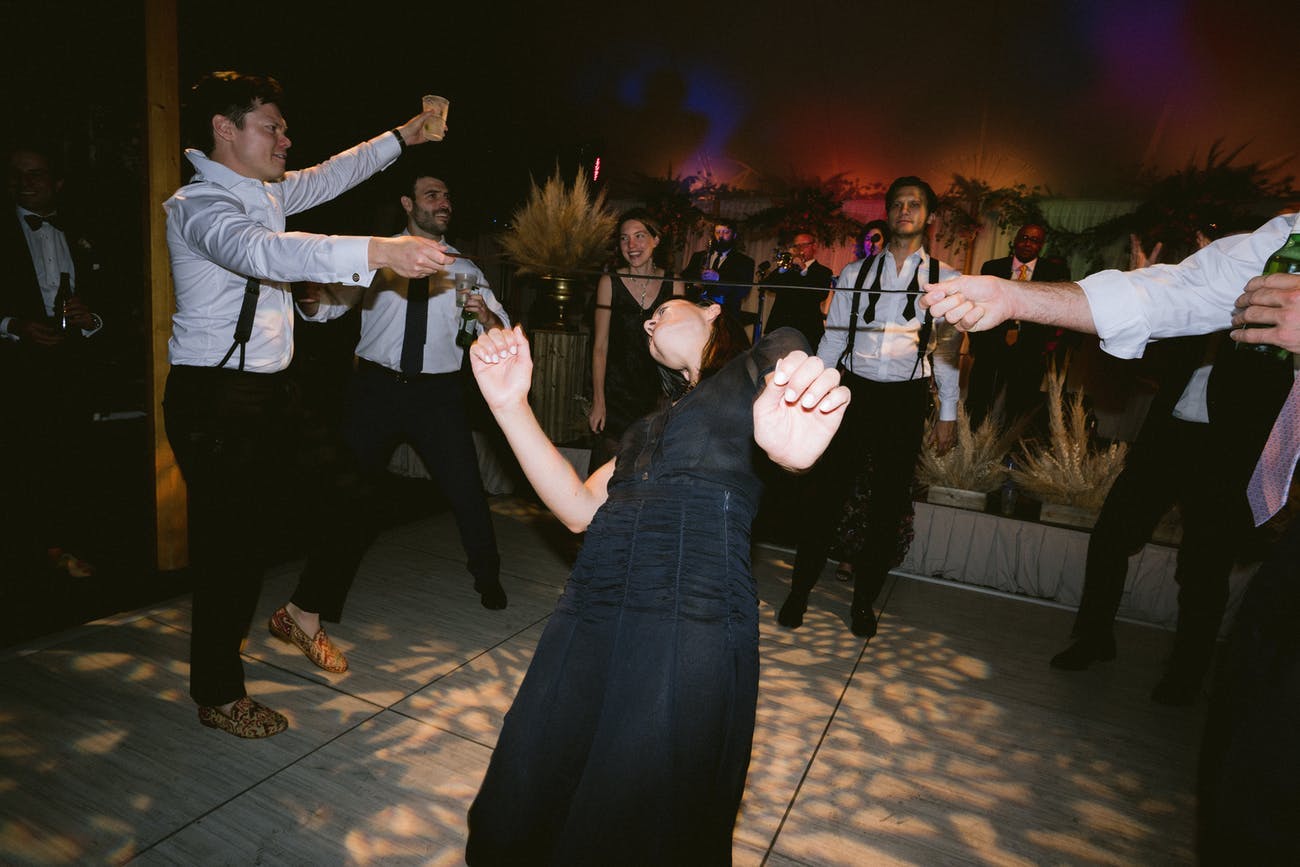 17 Fall Wedding Ideas That Blend Cozy With Classic - PartySlate