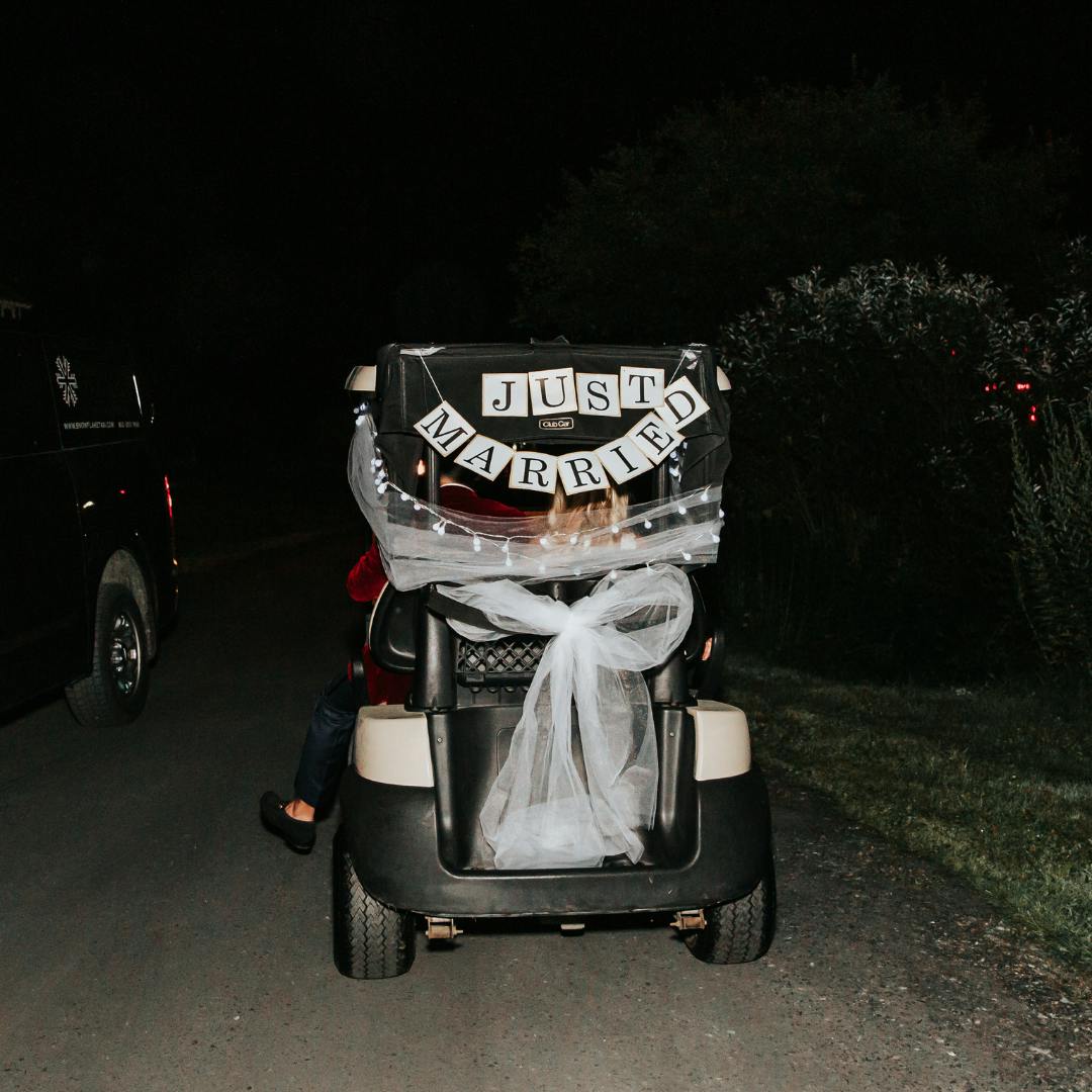 10 Wedding Exit Ideas To Leave Your Venue In Style - PartySlate