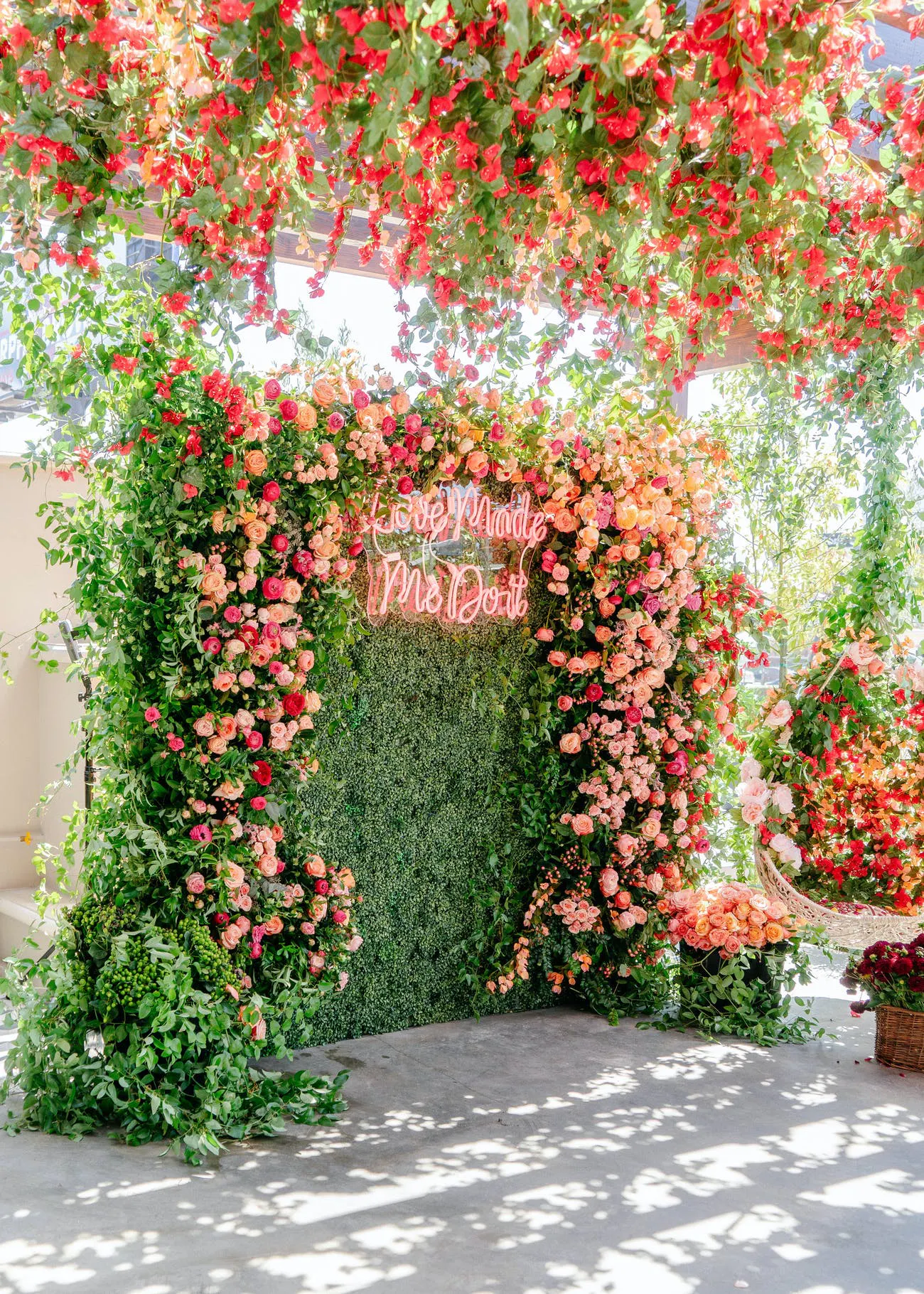 6 Neon Wedding Sign Ideas To Illuminate Your Love - PartySlate