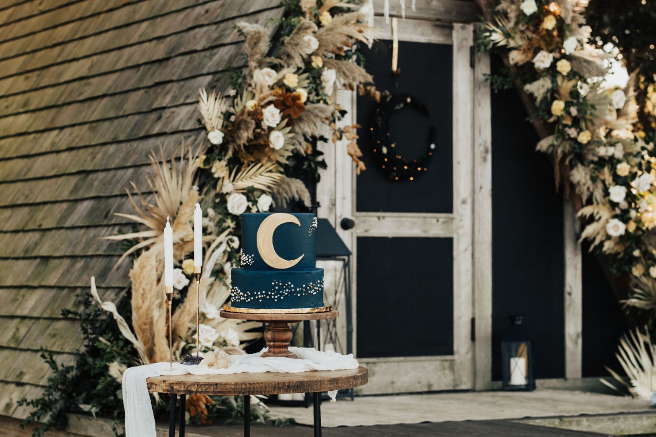 9 Celestial Wedding Ideas You’ll Love to the Moon and Back - PartySlate