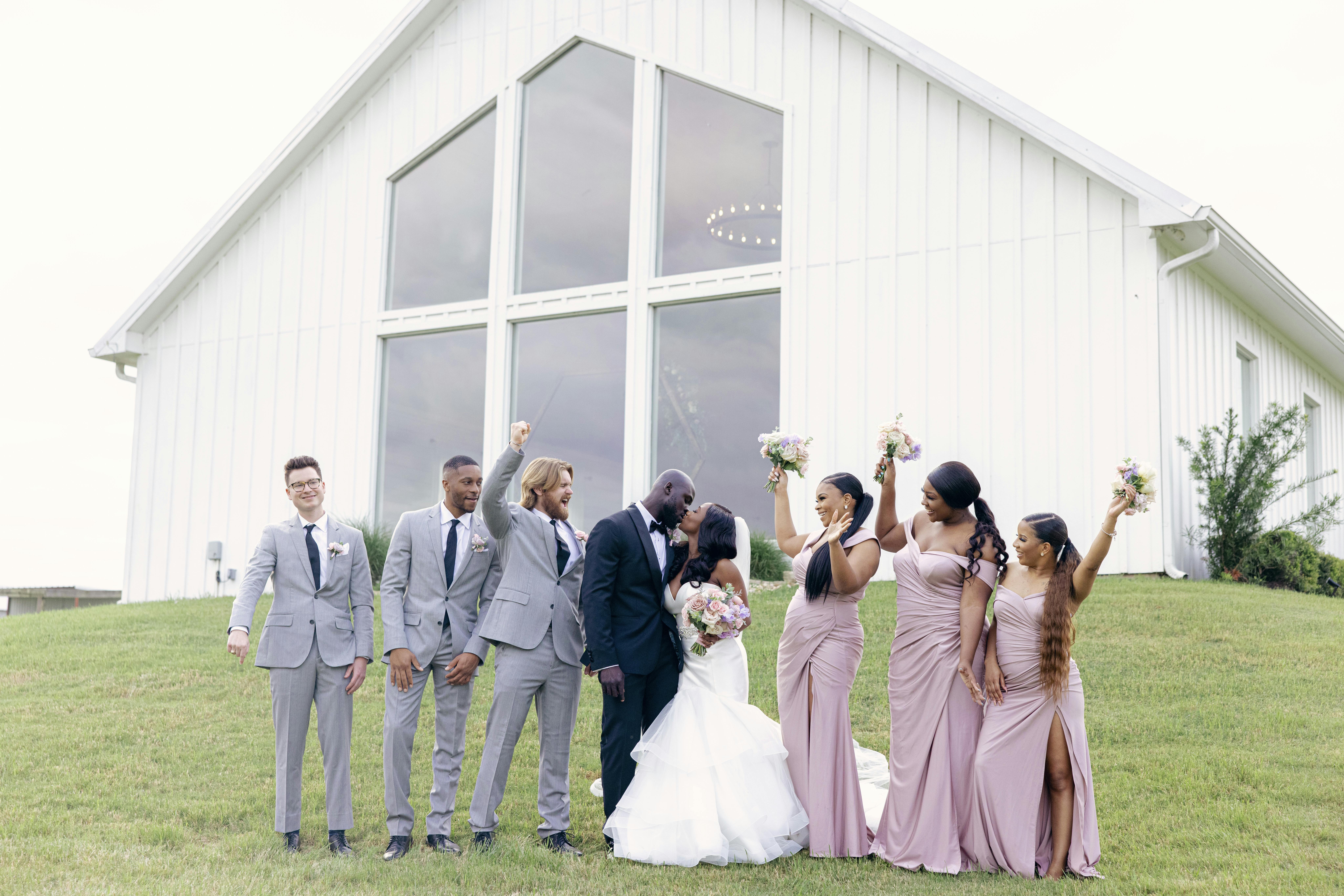 9 Classic Wedding Ideas That Will Never Go Out of Style - PartySlate