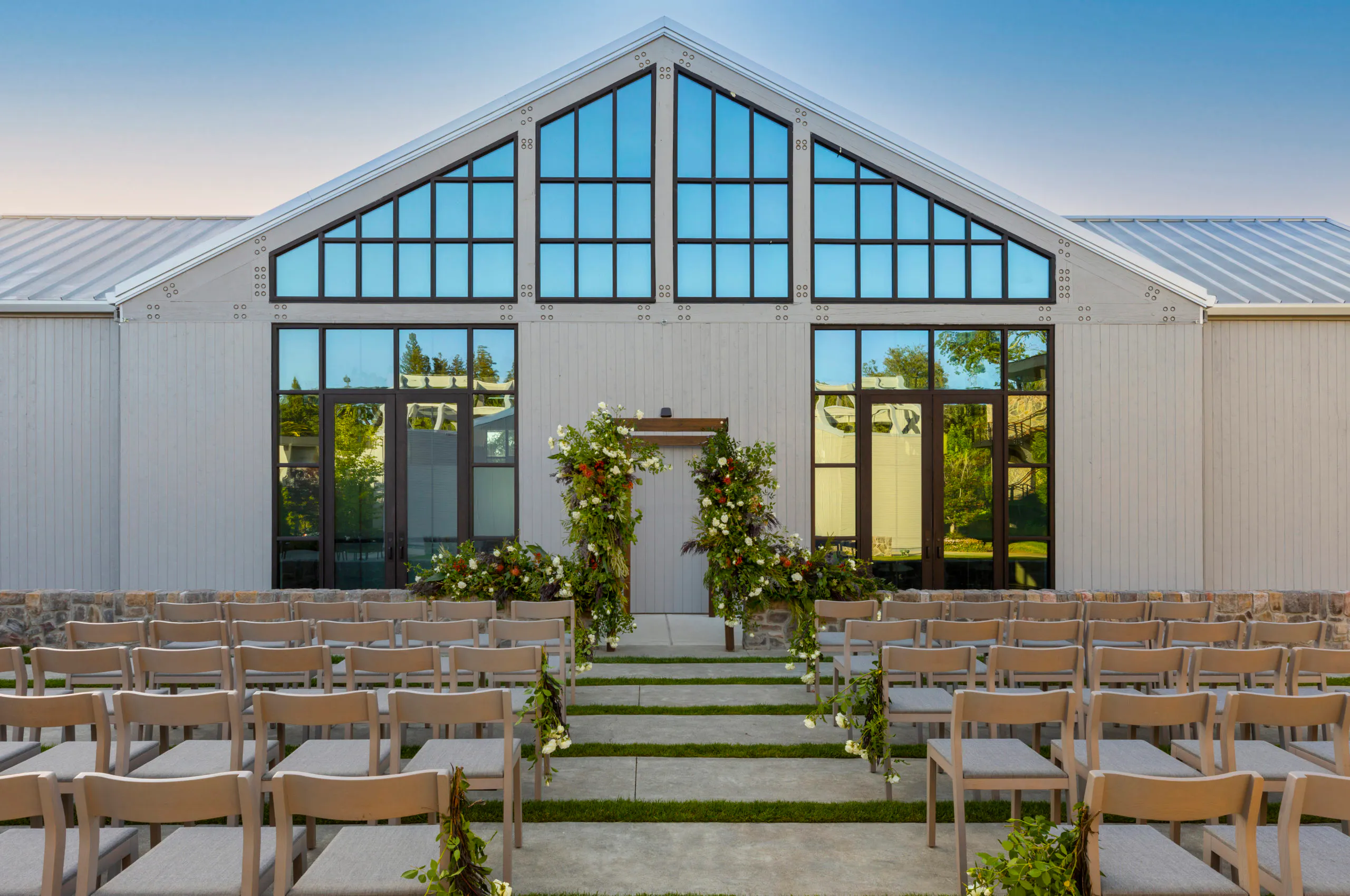 9 Classic Wedding Ideas That Will Never Go Out of Style - PartySlate
