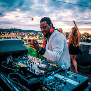 How to Choose a Corporate Event Venue in 9 Steps - PartySlate