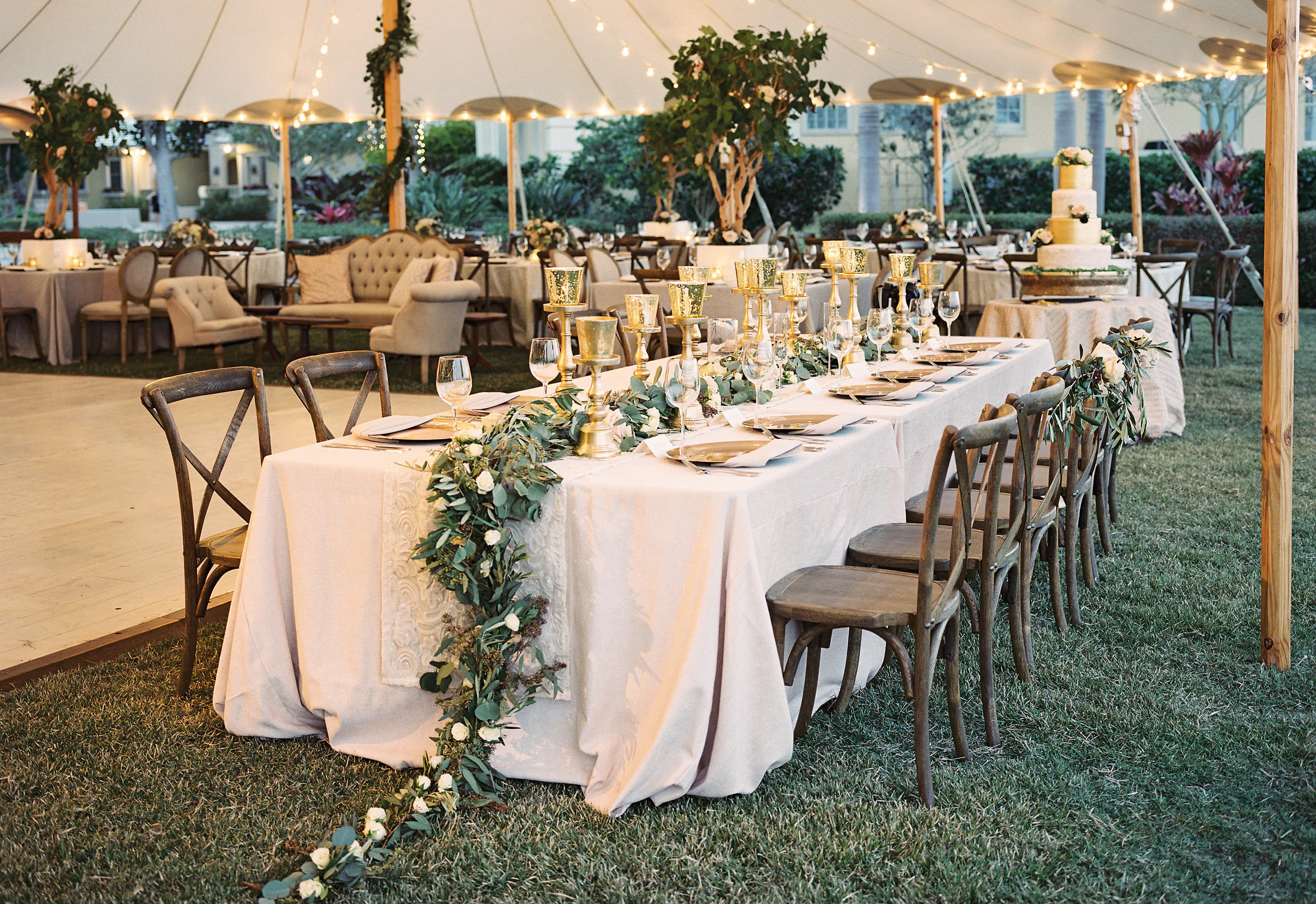 Trend Alert: Garland Table Centerpieces with Cascading Floral ...