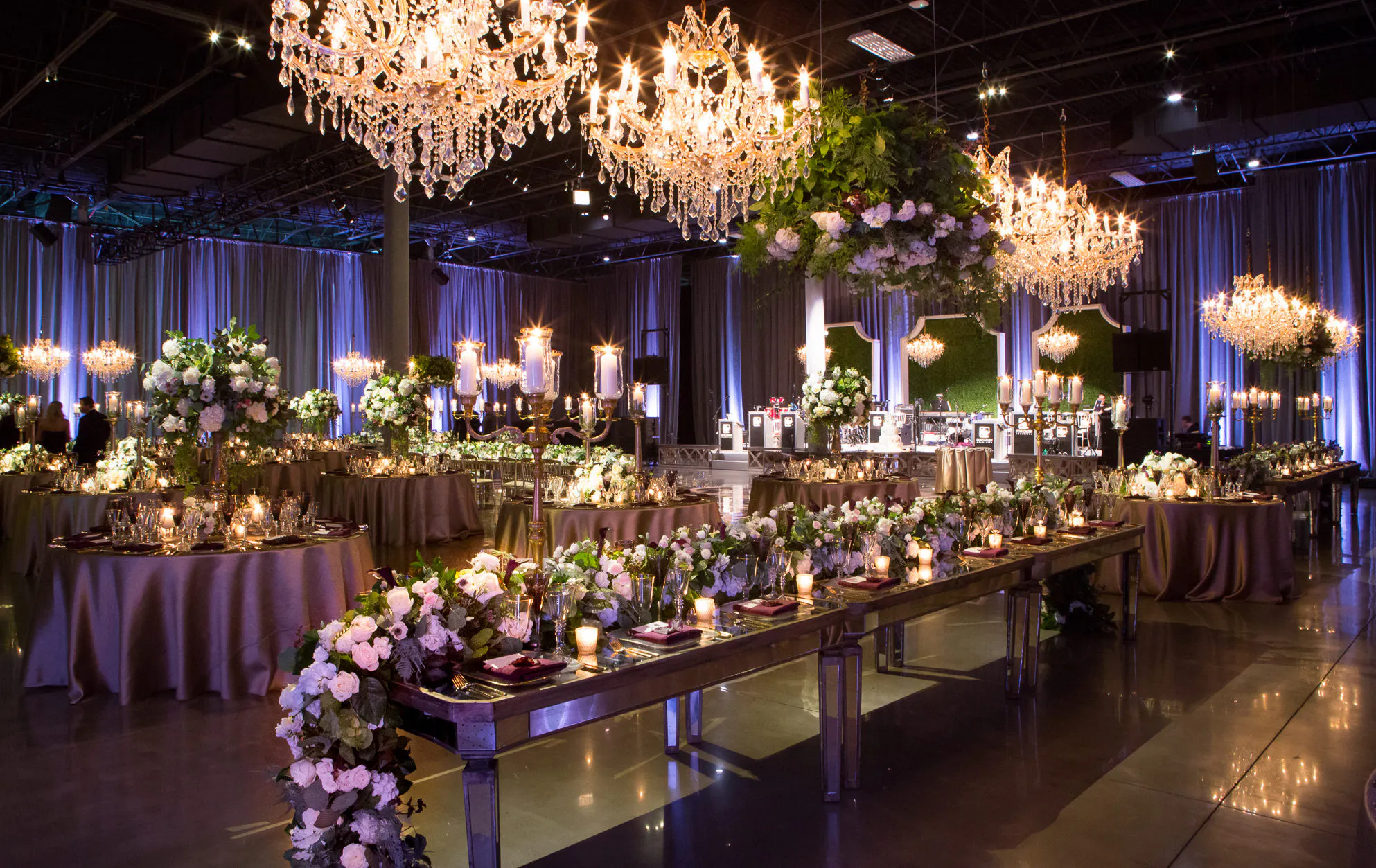 Trend Alert: Garland Table Centerpieces with Cascading Floral ...