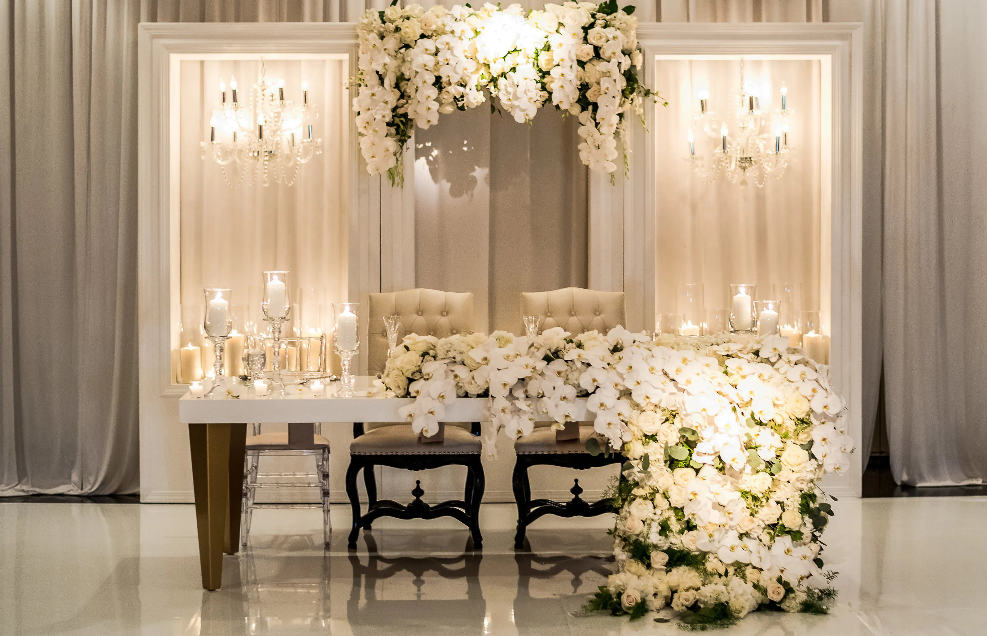 Trend Alert: Garland Table Centerpieces with Cascading Floral ...