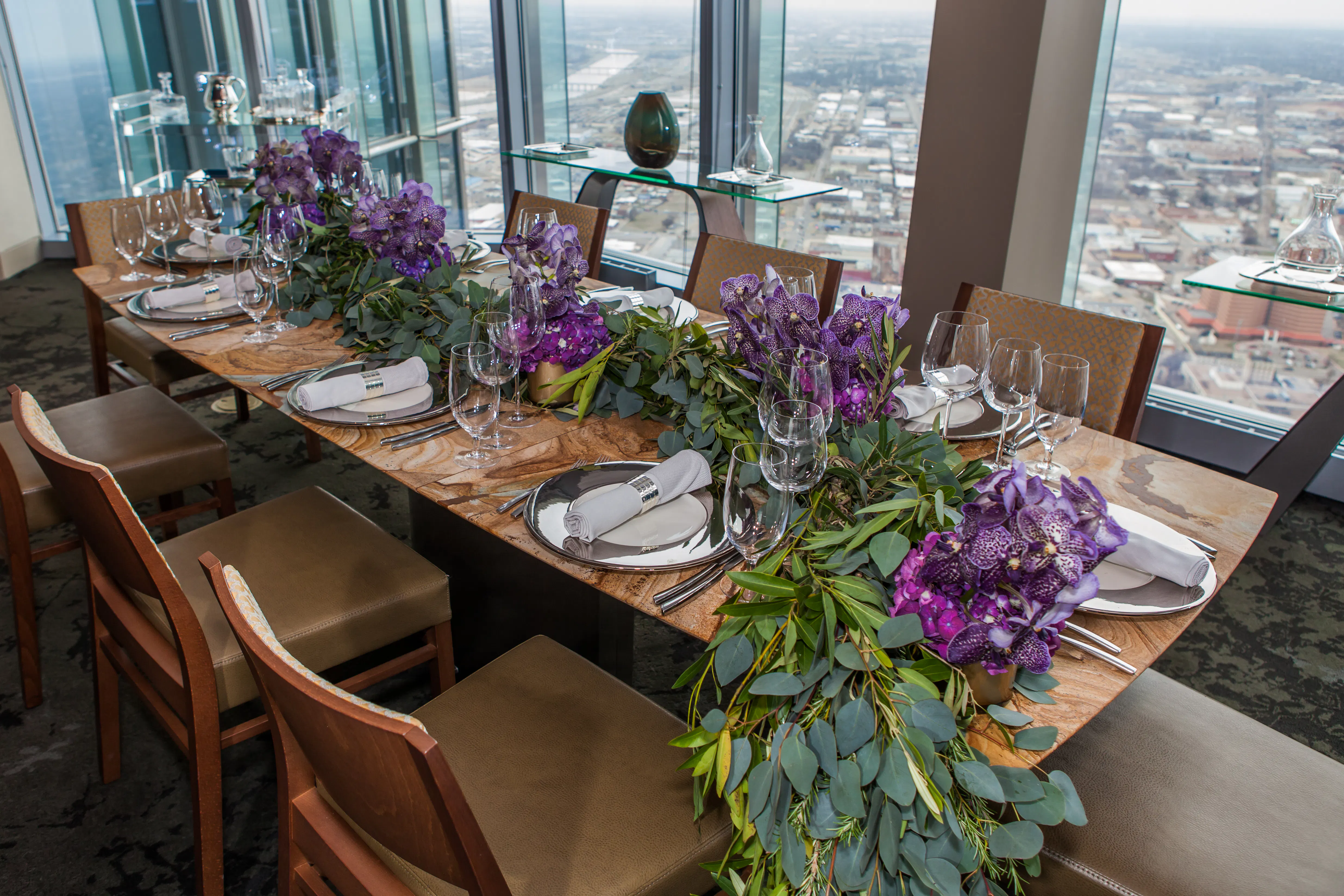 Trend Alert: Garland Table Centerpieces with Cascading Floral ...