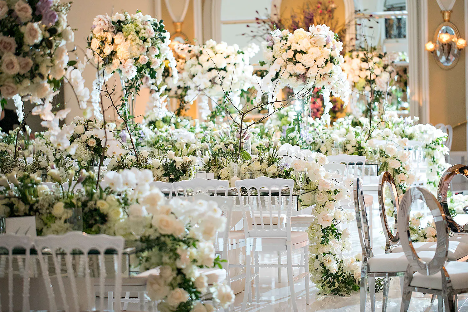 Trend Alert: Garland Table Centerpieces with Cascading Floral ...